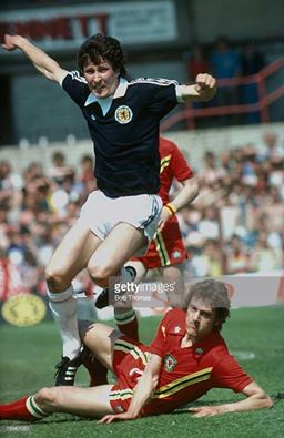 Happy Birthday Derek Parlane – The Scotland Epistles Football Magazine